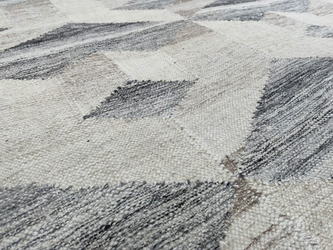 Boxed Inn – LUND Rug Gallery